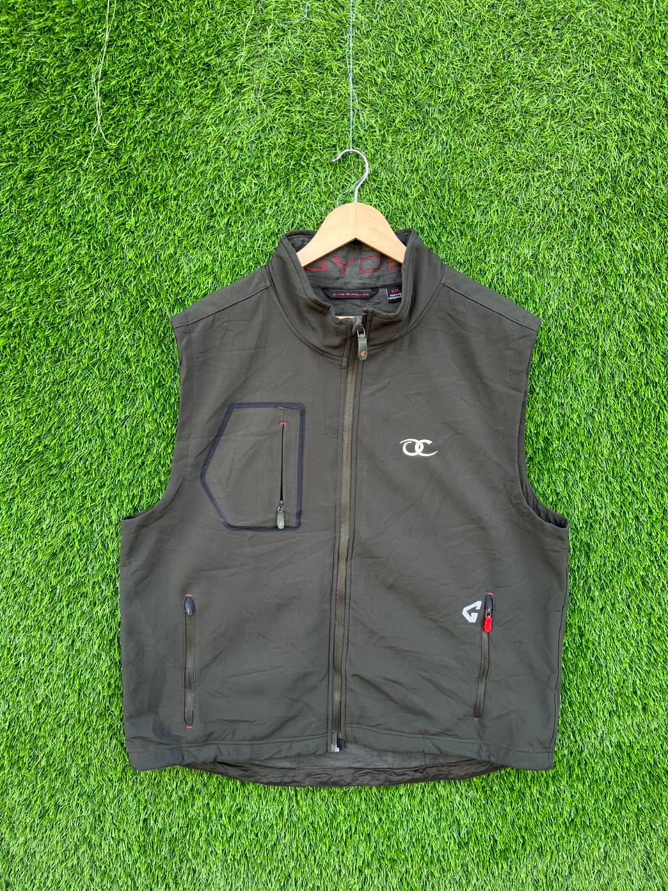 GYDE SLEEVELESS Jacket | Sportswear , Gymwear & Activewear | Track& Fi ...